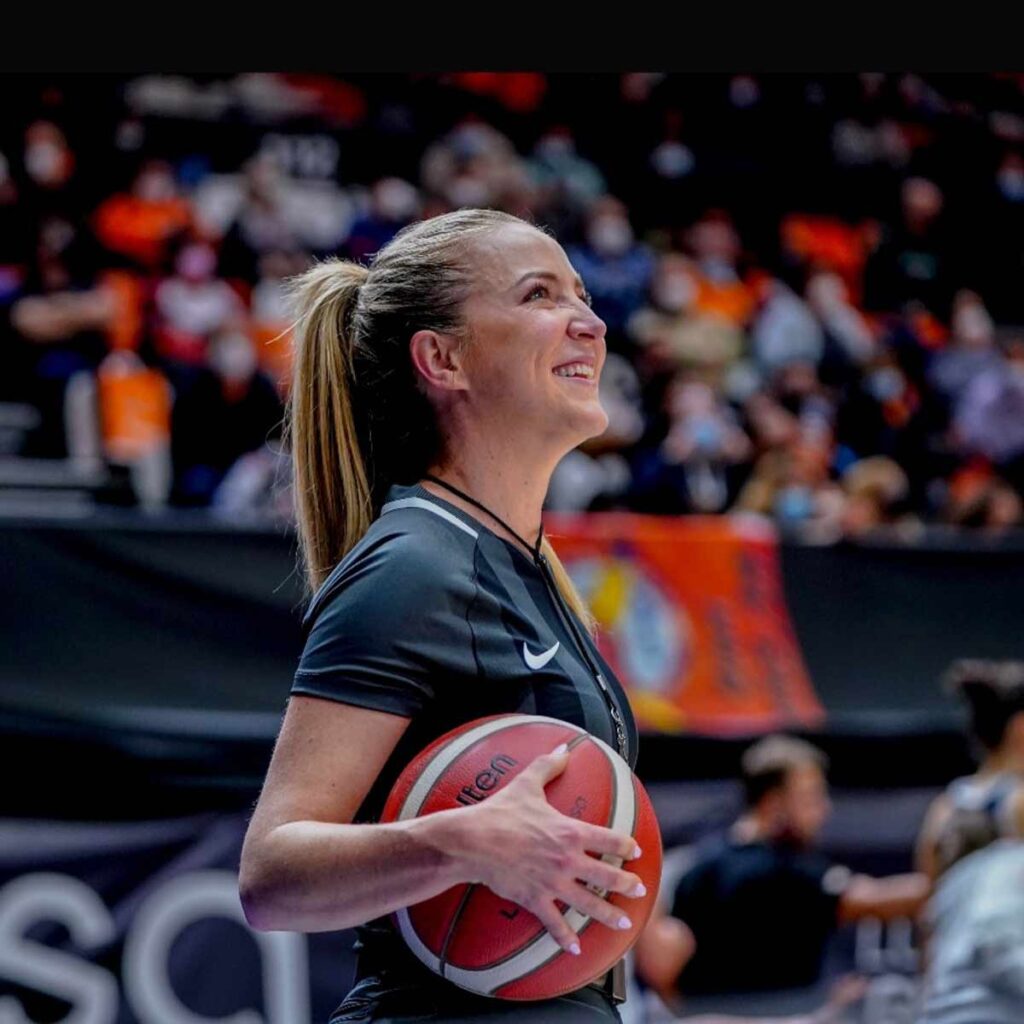 Asun Langa: «Grand Prix buscó árbitros profesionales de baloncesto ...