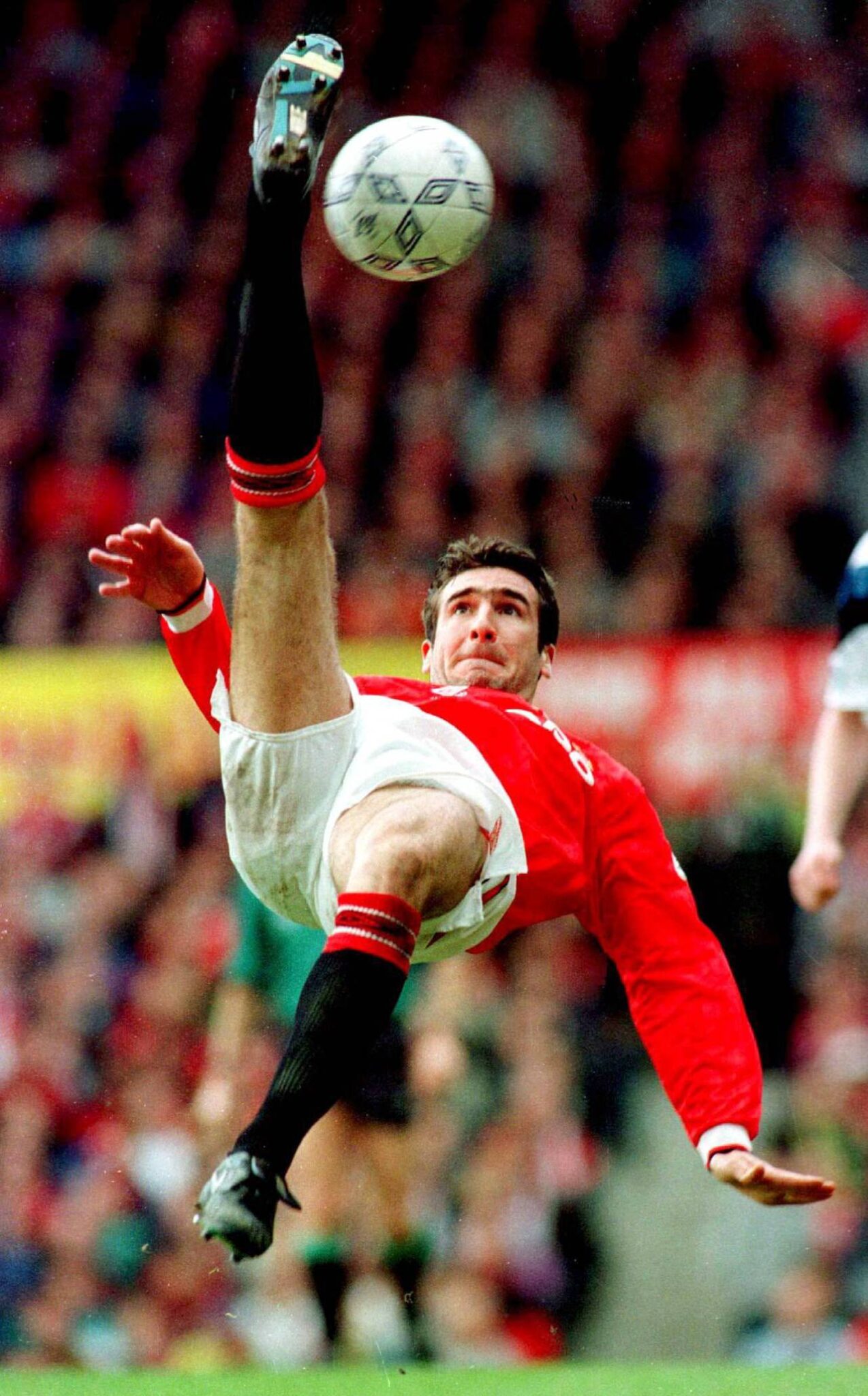 Cantona: «Había escuchado cantos racistas miles de veces, pero el día ...